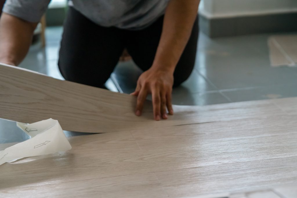 A Buyer’s Guide to Vinyl Flooring: Sheets, Tiles & Planks